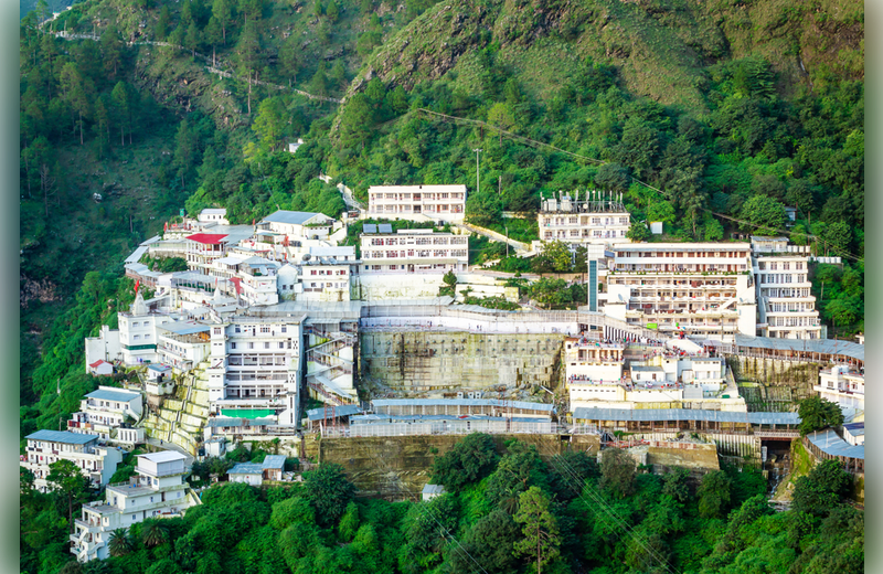 How to Reach Vaishno Devi from Jammu – Train, Helicopter & Trek Guide ...